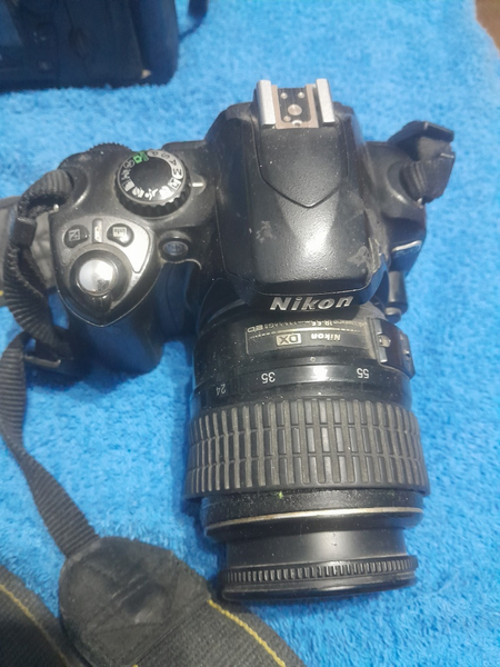 Фотоаппарат Nikon d70 Б/У 400 тыс.   Фотоаппарат Nikon d40 Б/У 800 тыс