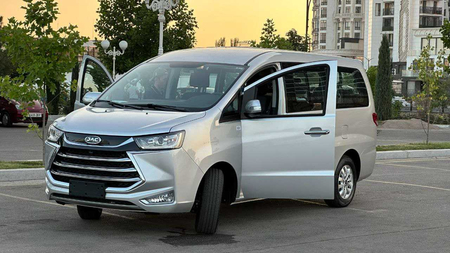 JAC M4 mikra avtobus