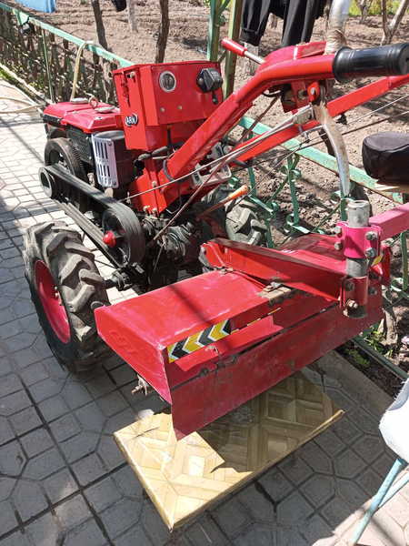 Zubr Motoblok 16 ot kuchi