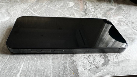 Apple IPhone 15 pro black Titanium