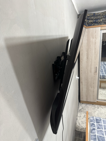 Продам телевизор Smart Tv Samsung 43