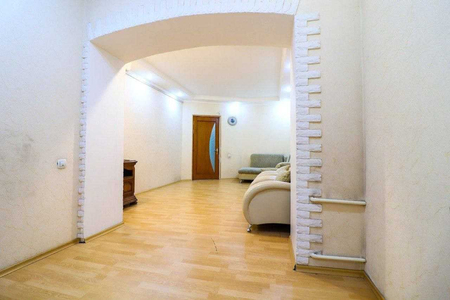 продается 3/1/4
на улице Бабура
ор-р: садик Лидер