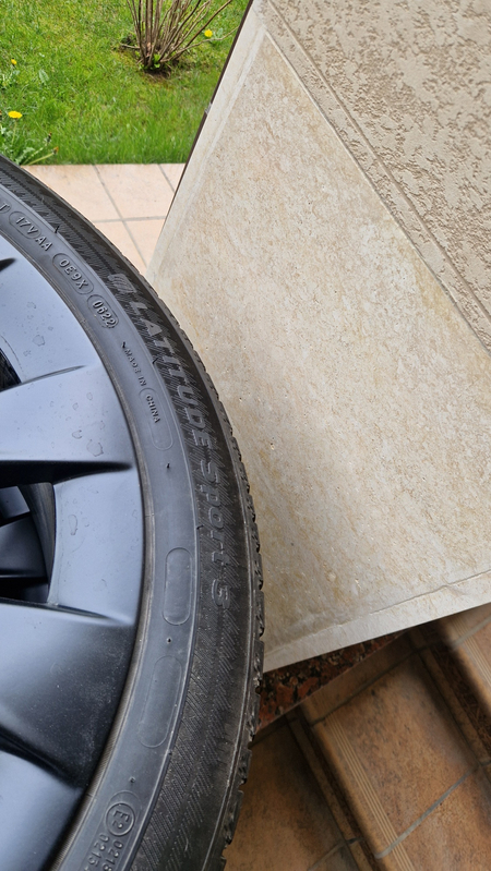 255/45R20 Tesla MY 2022