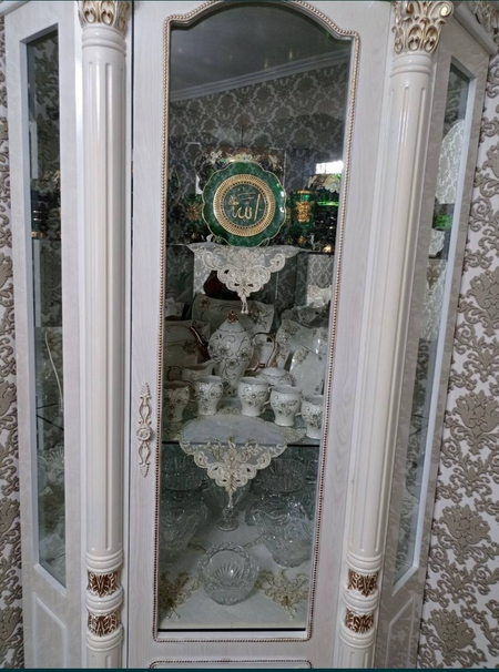 Mebel servant ugolga