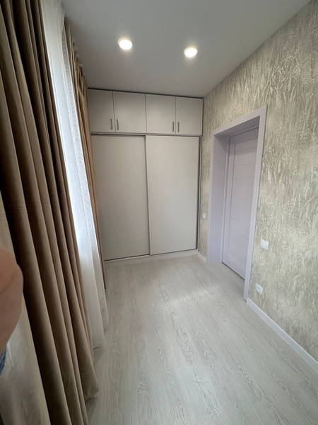 Продаётся Своя 1в2/4/5 балкон 2 на 6