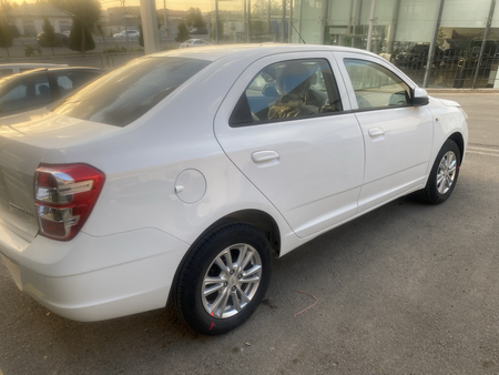 Cobalt 4 pozitsiya aftomat oq masla bez probeg