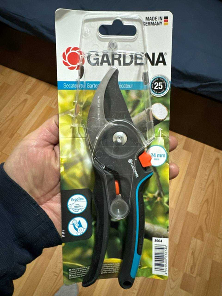 Секатор садовый Fiskars Softgrip Bypass Pruner! Новый!