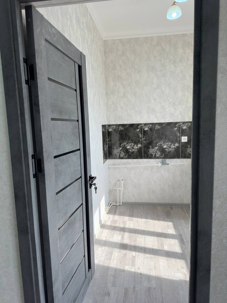 Продаётся  2 ком квартира на  Авиасозлар  3 кв.Ориентир  Мах Well