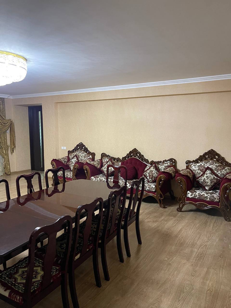 Продается квартира 3/5/9 130м3 возле Туринского Института