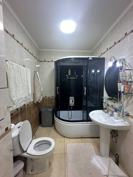 Продается 3/3/9 на Садык Азимова