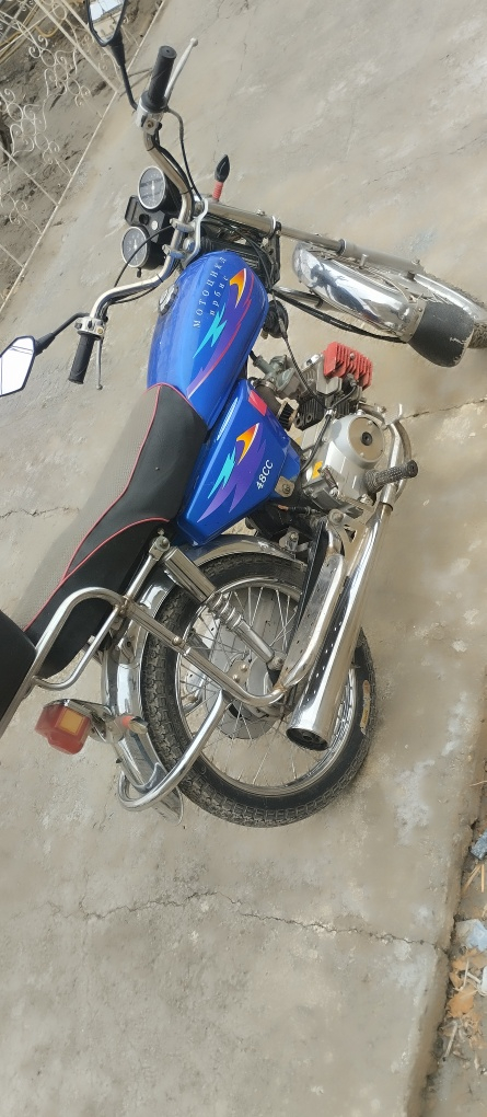 Irbis mototsikl sotiladi