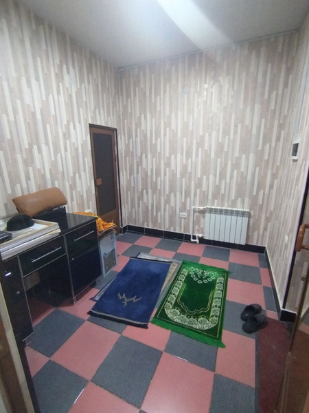 Нотурар бино сотилади