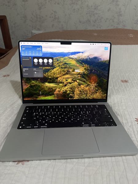 Macbook 14 pro m3 pro 18 озу и 512 SSD