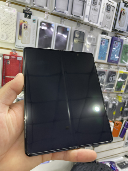 Samsung galaxy Z fold 3