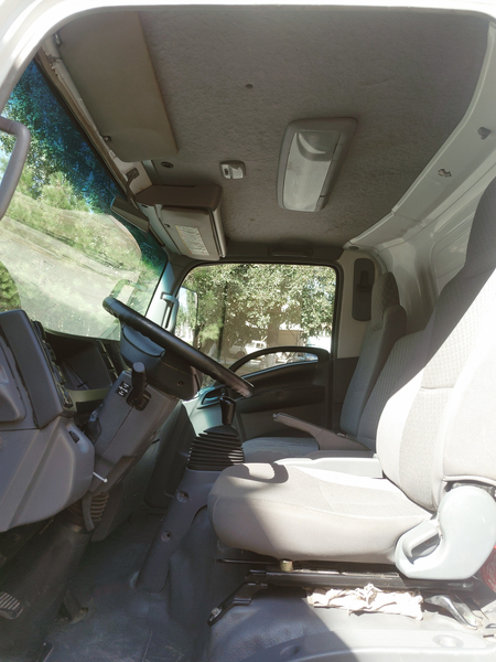 Isuzu sotiladi npr75  yili 2009 terilgan