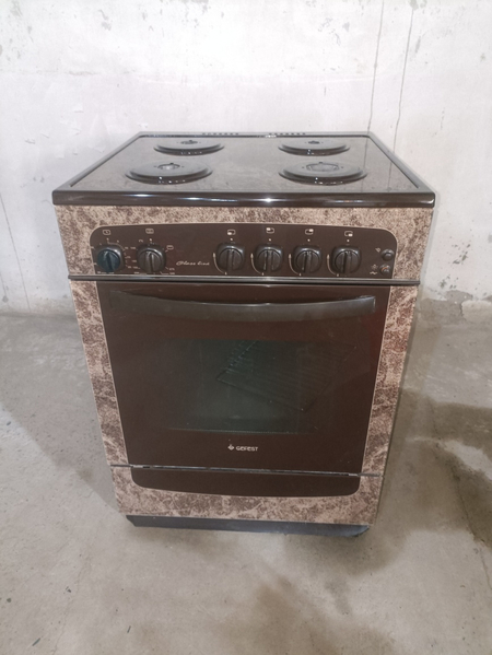 Продам газовую плиту Гефест