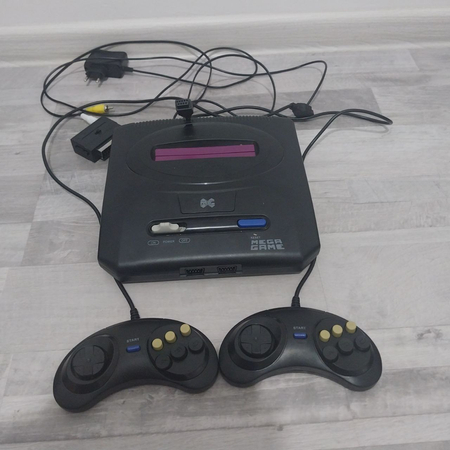 SEGA, joystiklari va tv ulagichlari bilan