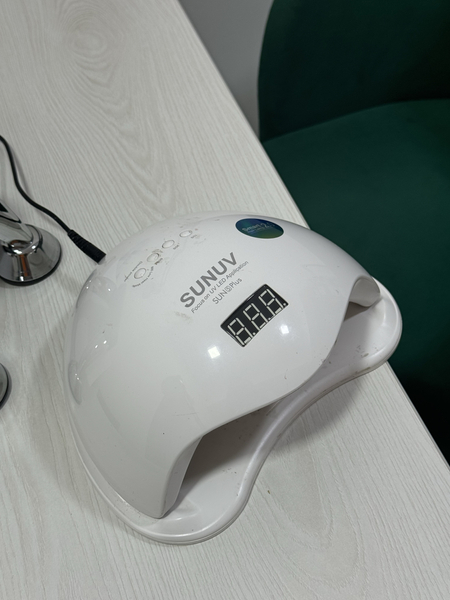 Продается маникюрная лампа sunuv 5 plus (smart 2.0)