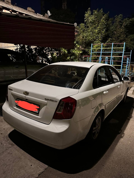 Продаю свой автомобиль Ласетти 1.8
