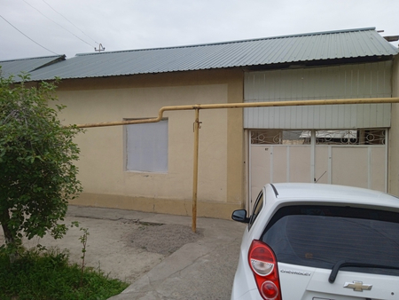 Uy sotiladi qoyliq 6masif arintir elburus toyxona