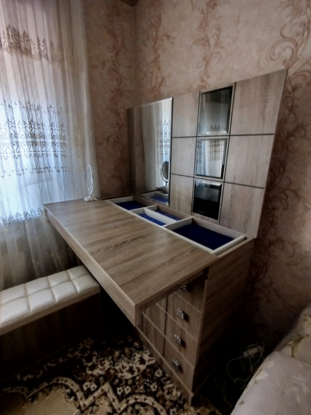 Продаю мебель, комплект спальня (своя) в идеальном состоянии...