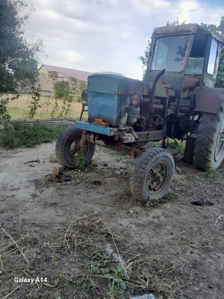 TTZ28 traktori sotiladi