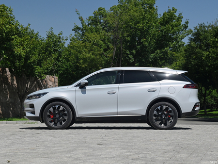 BYD Tang 730 km sotiladi
