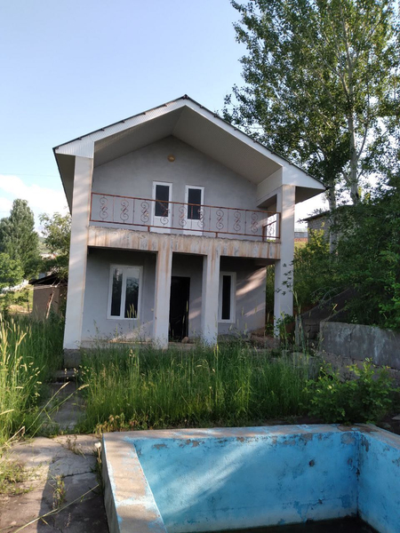 Продается ДАЧА в горах 9 соток ДВА ДОМА в Бостанлыкском  районе