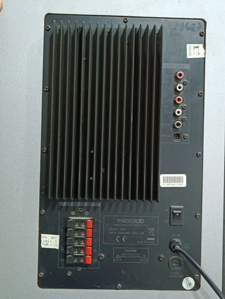 Microlab x10d kalonka bufer 
Holati oʻrta oʻzimiz ishlatkamz 
Ichida b