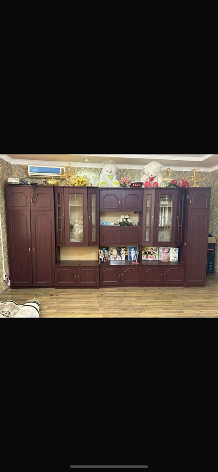 Срочно продам гостиную стенку торг имеется