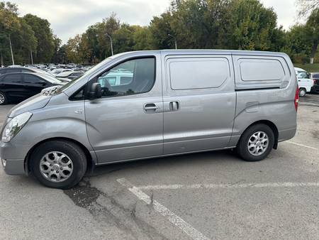 Hyundai Starex 2018