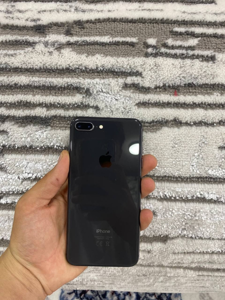 Iphone 8 pilus 64 gb