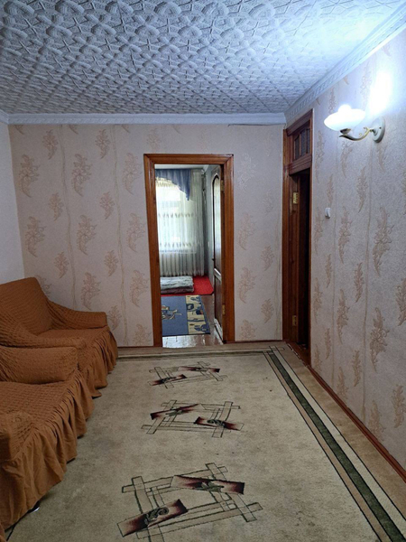 Srochna uy sotiladi chil 26 2 xona 5 etaj balkon 2x6 gishtli dom