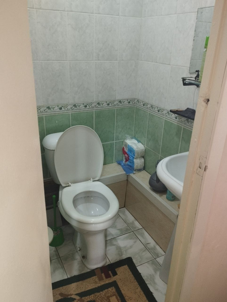 Продаётся трёх комнатная квартира