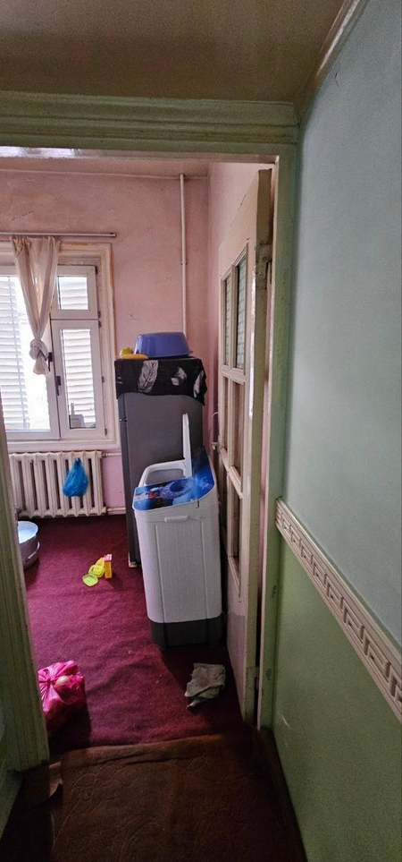 Beltepada 1 xona 1 etaj srochna sotiladi