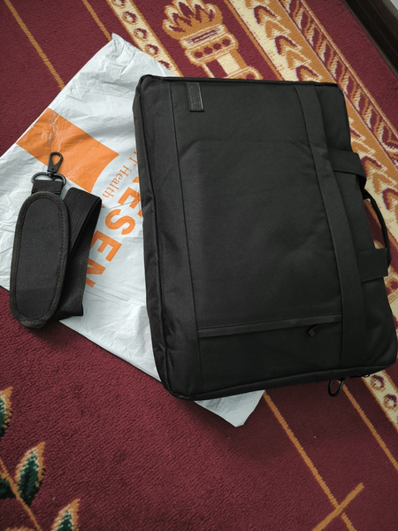 Notebook sumka satiladi