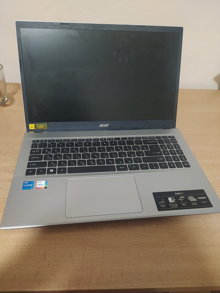 Acer aspire 3 core i5   sotiladi obmen bor telefonga