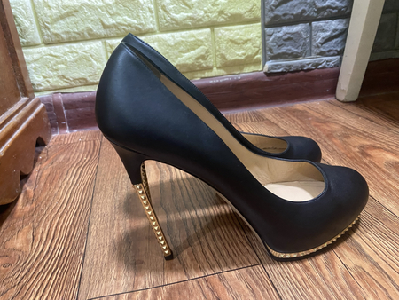 Продаються туфли Valentino