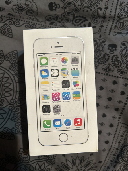 Коробка от iPhone 5 S