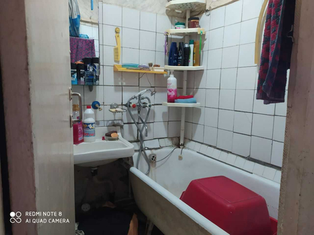 Продам 4-х комнатную рядом с метро Буюк ипак йули (М-Улугбекский р.)