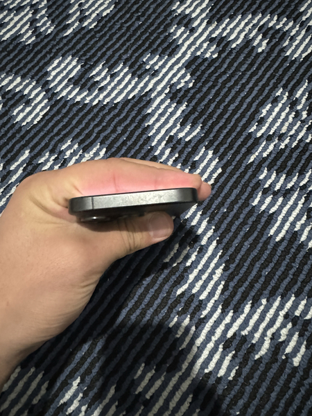 Iphone 15 pro 256 gb holati zor