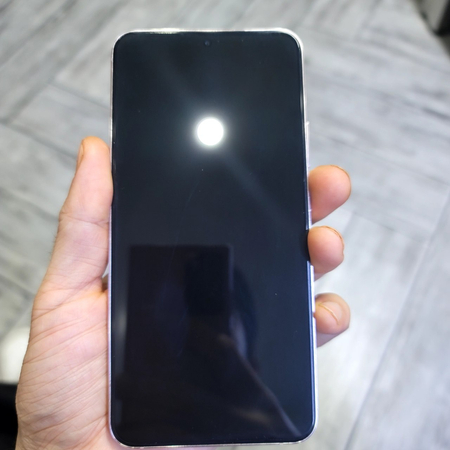 Samsung 22 plus ideal holatda