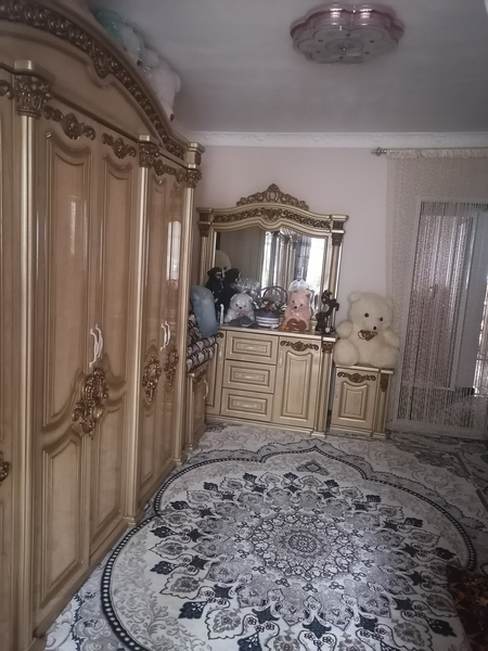 Квартира срочно сотилади хамма шароити бор