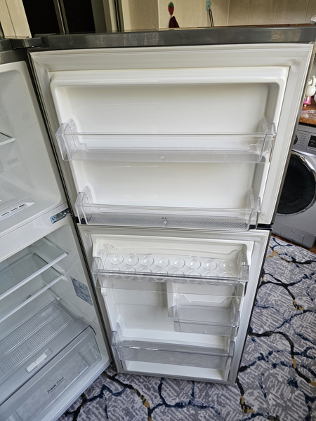 Продаётся холодильник марки LG