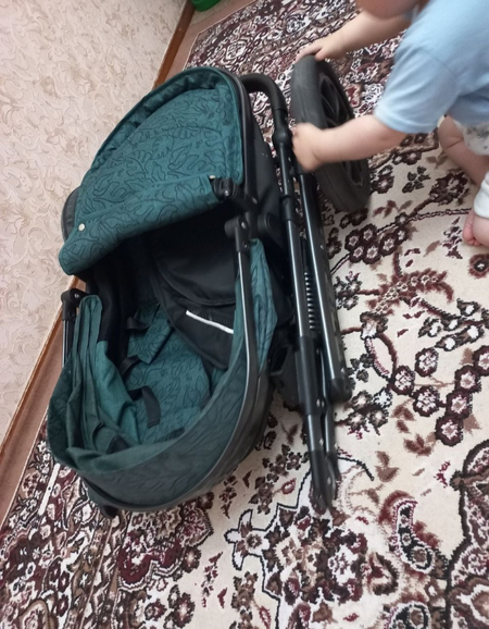 Болажонлар учун ажрйиб зур коляска
