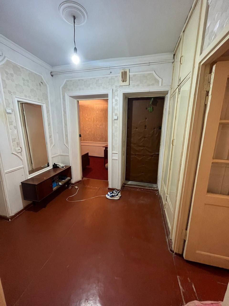 Срочно 3х Прадаётся Центре Наваи Базар можно через