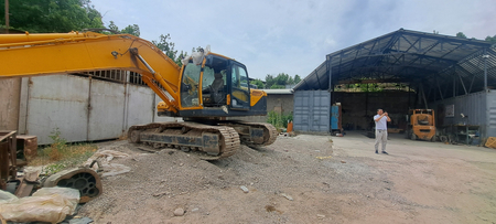 Продаетс Экскаватор Hyundai 220 гусеничный