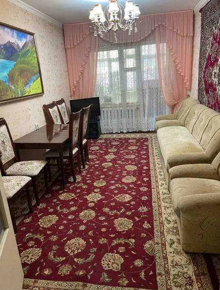 Arenda chorsu samarqan darvoza 2 hona 1 etaj