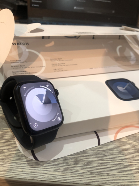 Продаю часы Apple Watch Series 9 45mm