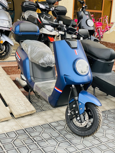 Elektorli skuterlar super narxlarda 70 km yuradi